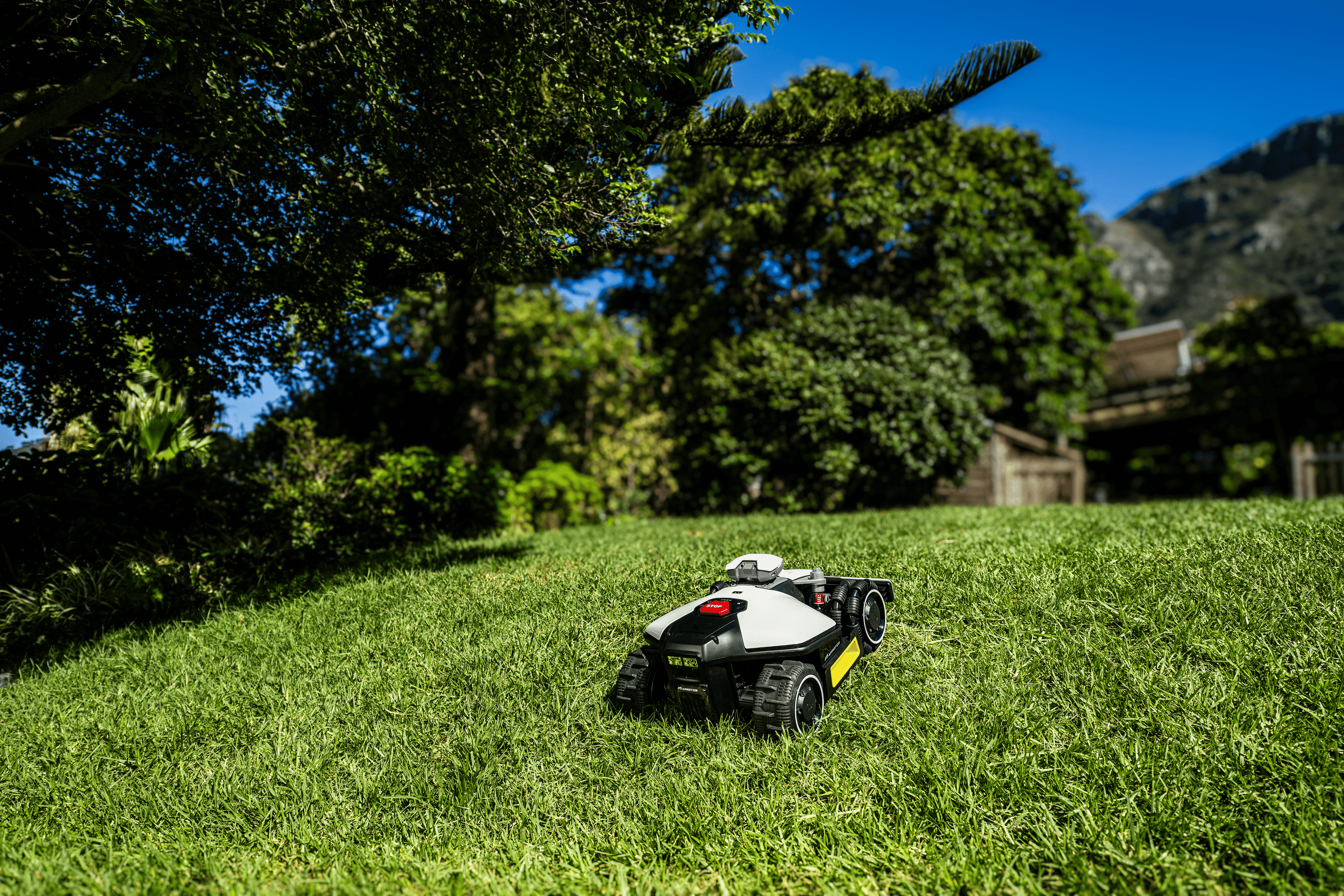 LUBA mini AWD Robot Lawn Mower | Mammotion AU